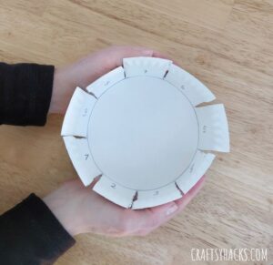 DIY Woven Bowl Out of Paper Plate - Craftsy Hacks