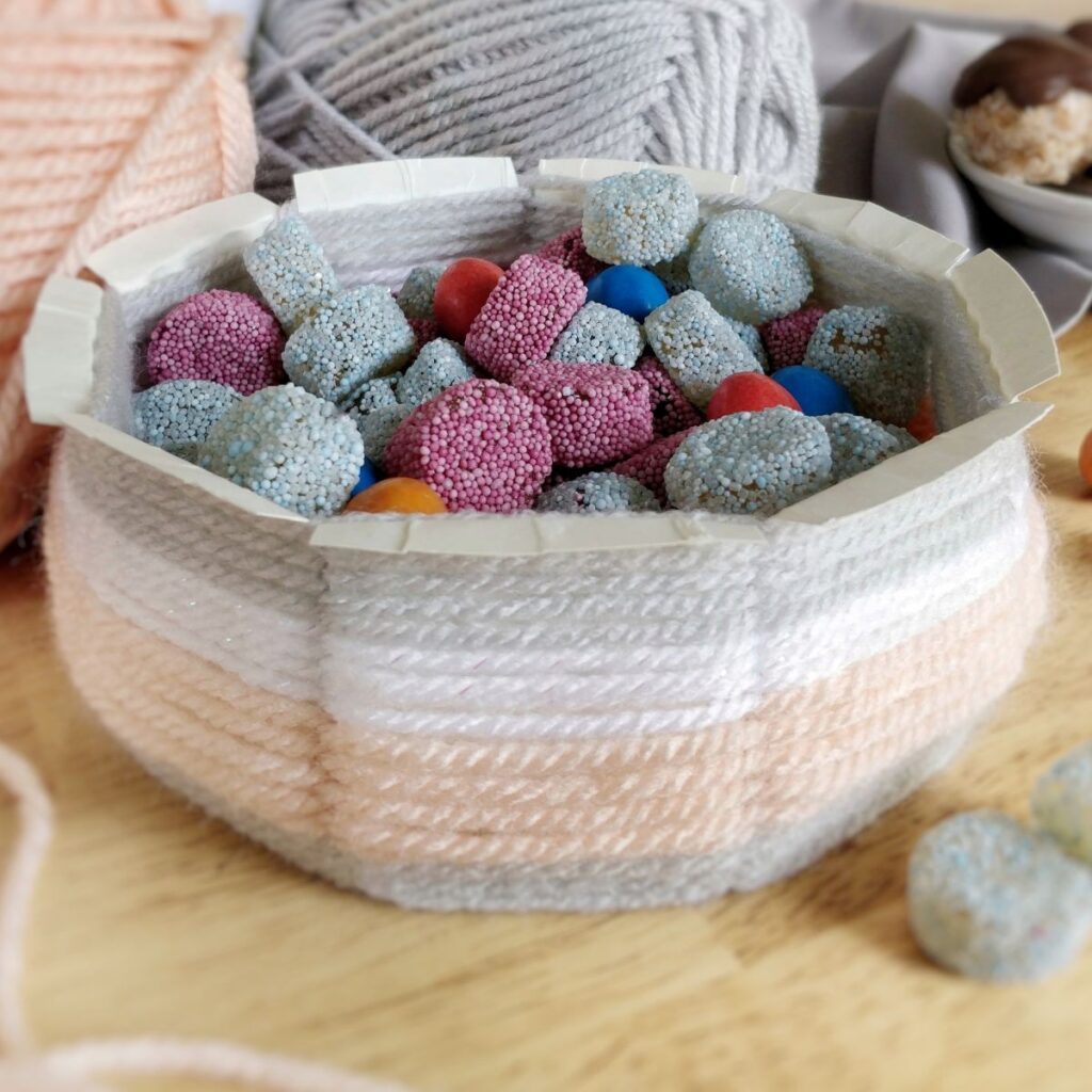 DIY Woven Bowl Out of Paper Plate - Craftsy Hacks