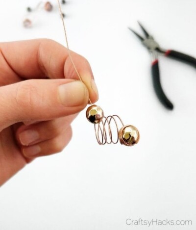 Cute DIY Wire Rings Out of Copper - Craftsy Hacks