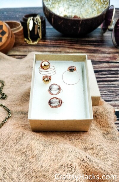 Cute DIY Wire Rings Out of Copper - Craftsy Hacks