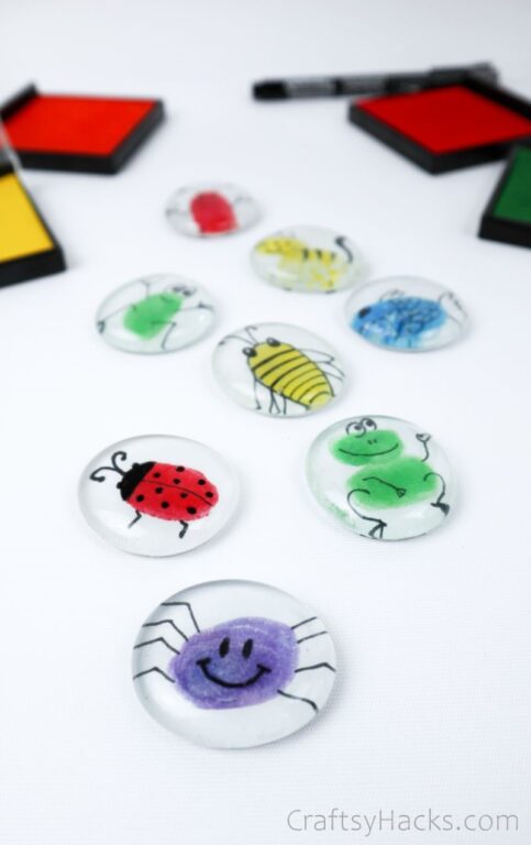 DIY Fingerprint Glass Magnets for Kids - Craftsy Hacks