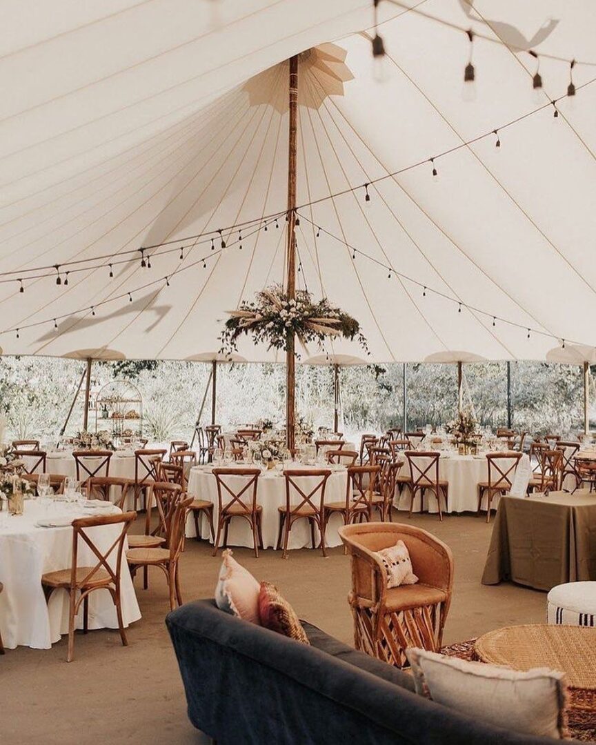 27 Rustic Wedding Decoration Ideas - Craftsy Hacks