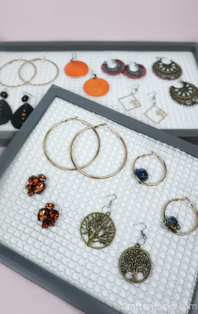 DIY Earring Organizer Out of Frames - Craftsy Hacks