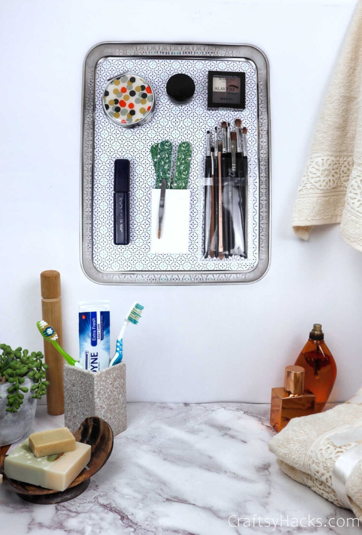 DIY Magnetic Organizer (Step-by-step Tutorial) - Craftsy Hacks