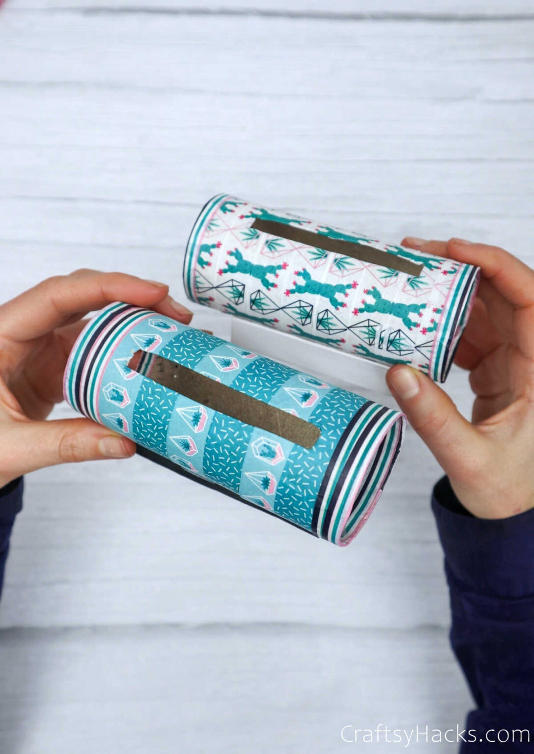 DIY Phone Holder from Toilet Paper Roll - Craftsy Hacks