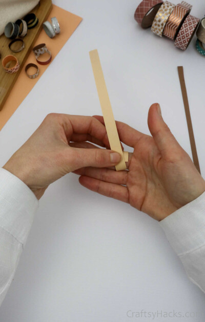 How to Make a Paper Ring (Step-by-Step Tutorial) - Craftsy Hacks