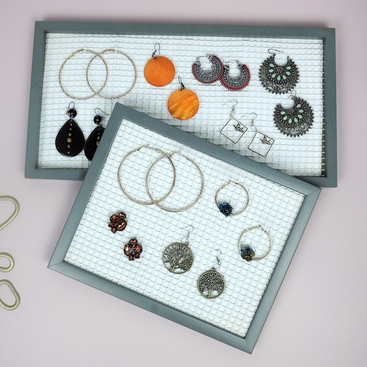 DIY Earring Organizer Out of Frames - Craftsy Hacks