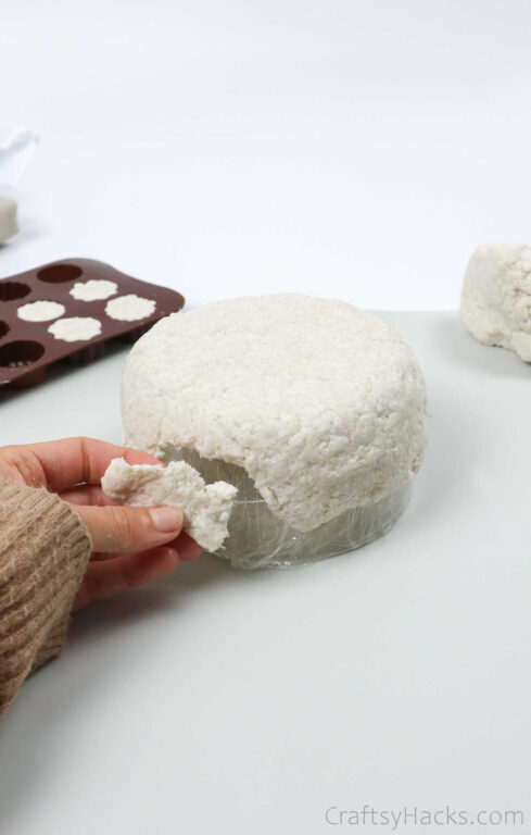 How to Make Paper Mache (Step-by-Step) - Craftsy Hacks