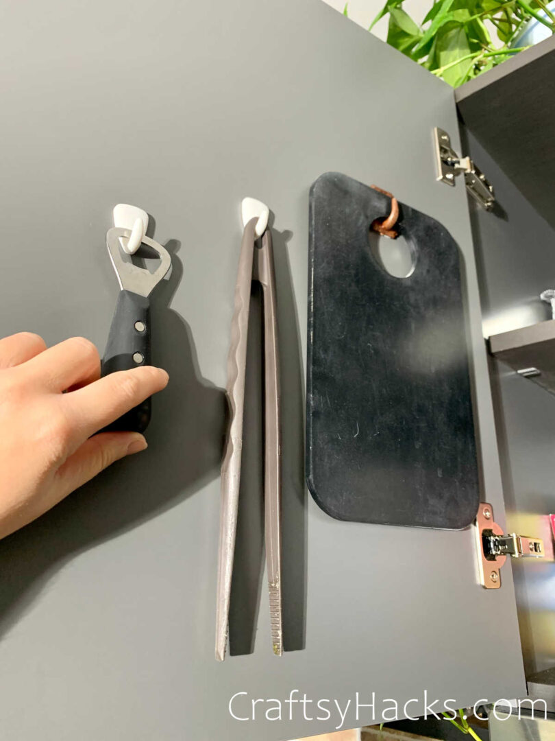 17 Incredible Command Hook Hacks - Craftsy Hacks