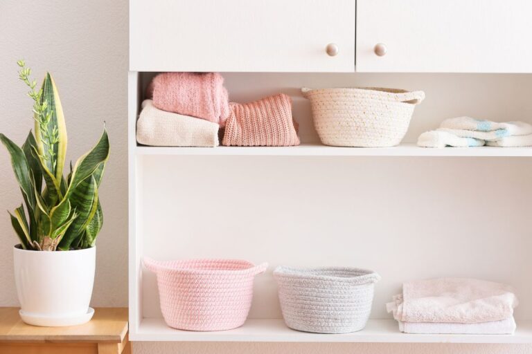 21 Pretty Ways to Organize with Baskets - Craftsy Hacks
