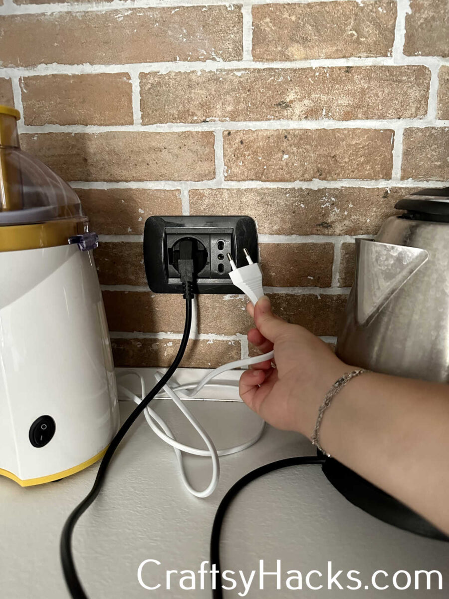 21 Unexpected Life Hacks That Will Save You Money - Craftsy Hacks