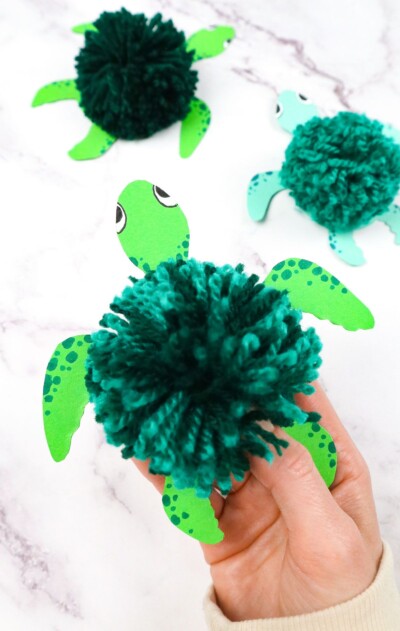 Yarn Turtle Craft - Craftsy Hacks