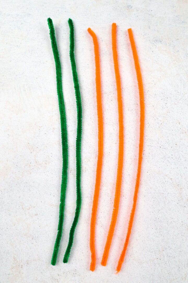 Pipe Cleaner Flowers - Craftsy Hacks