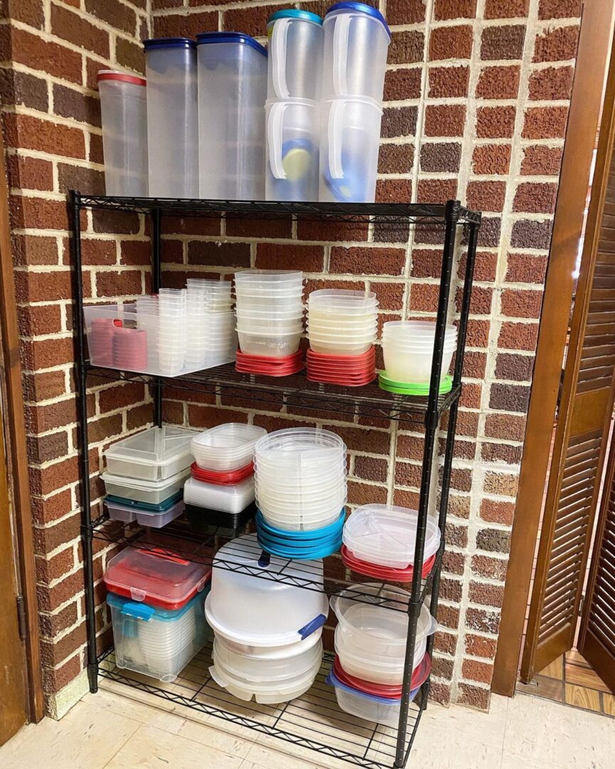 13 Ways to Organize Kitchen Food Containers - Craftsy Hacks