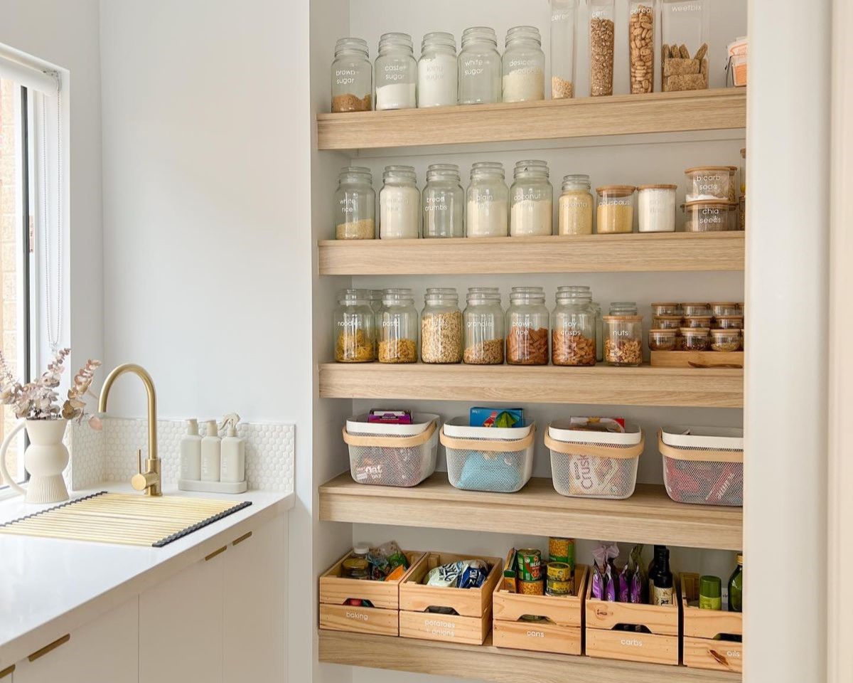 21 Dollar Store Pantry Organizing Ideas - Craftsy Hacks