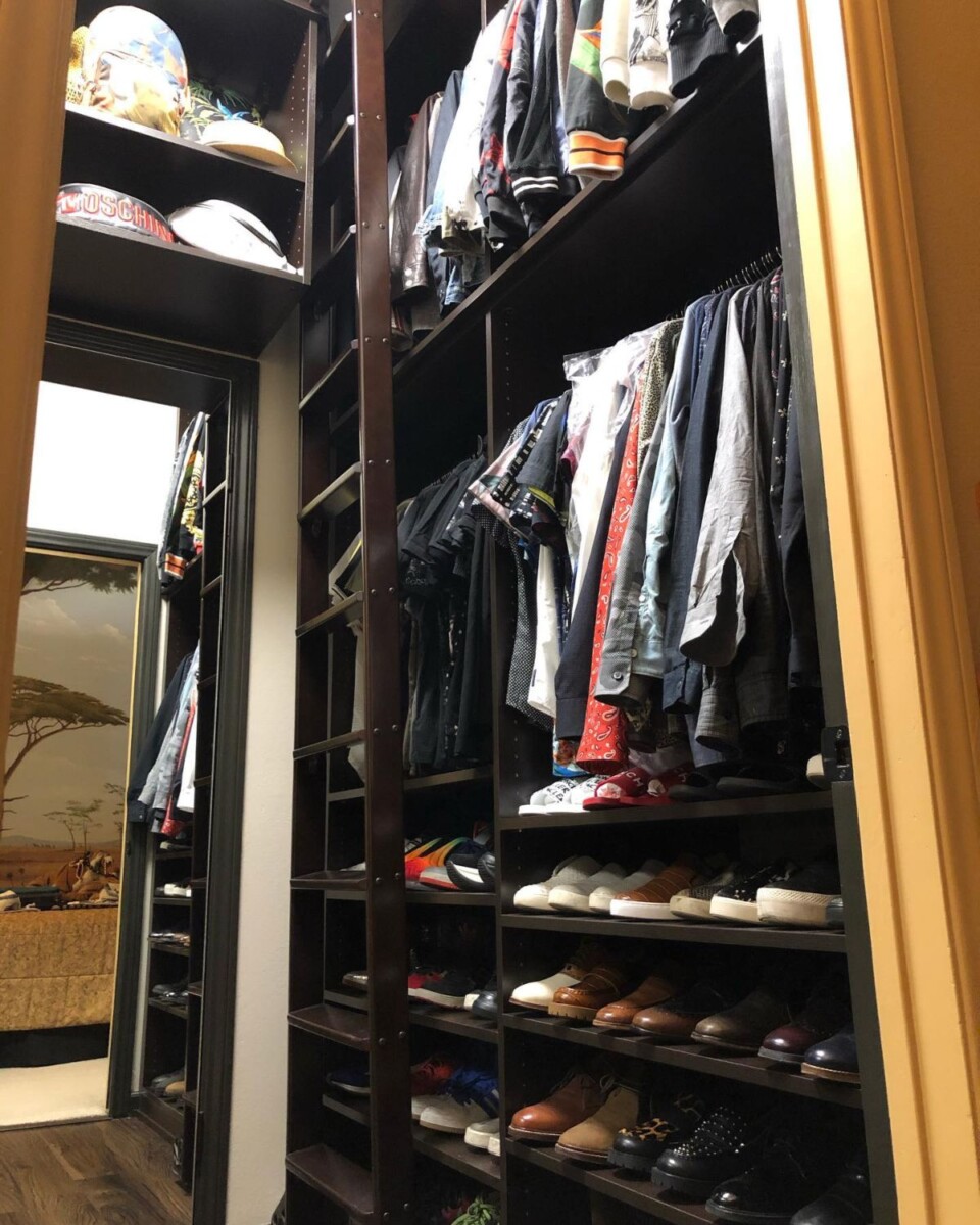 31 The Most Clever Small Walk-In Closet Ideas - Craftsy Hacks