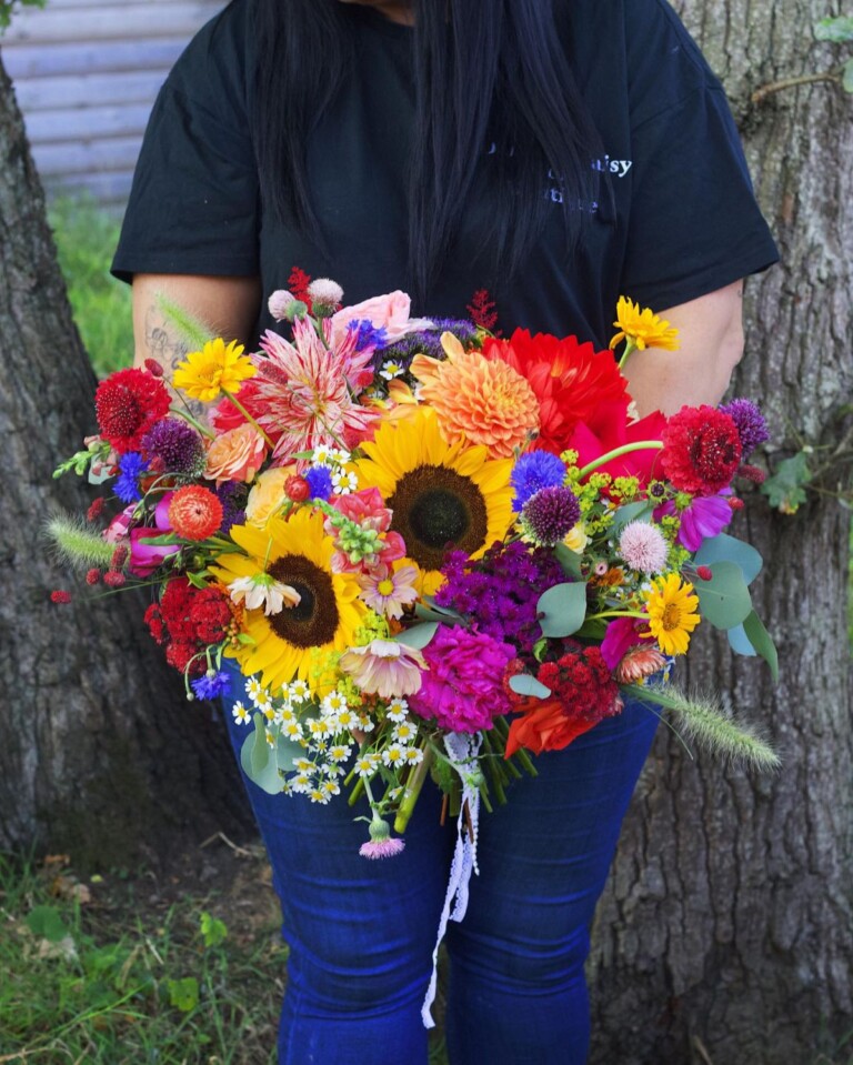 21 "Outside the Box" Wedding Ideas You Need to See - Craftsy Hacks