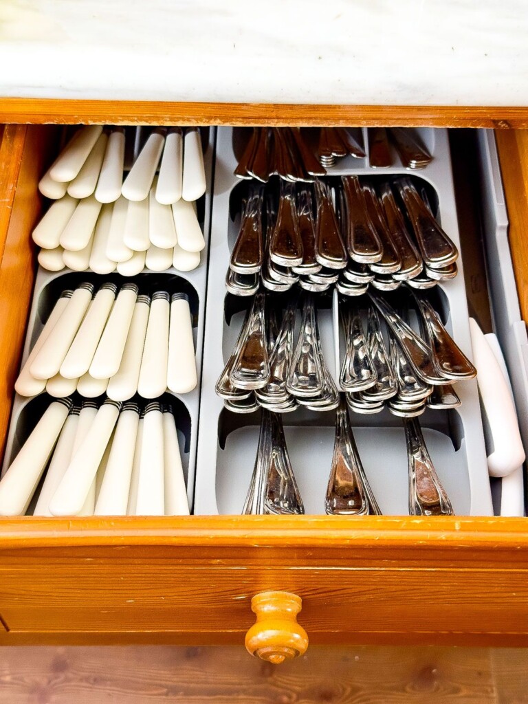 21 Kitchen Cupboard Hacks You Want to See - Craftsy Hacks