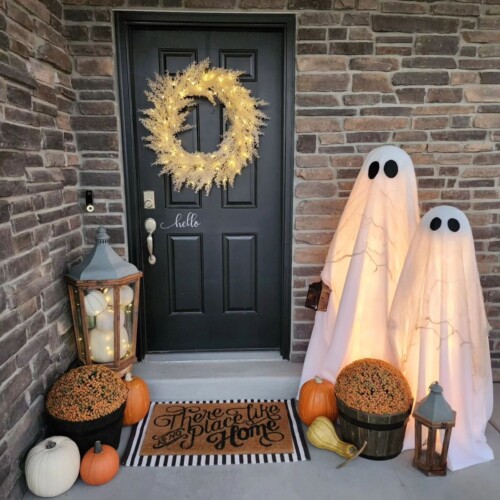 21 Spooky Halloween Porch Decor Ideas - Craftsy Hacks