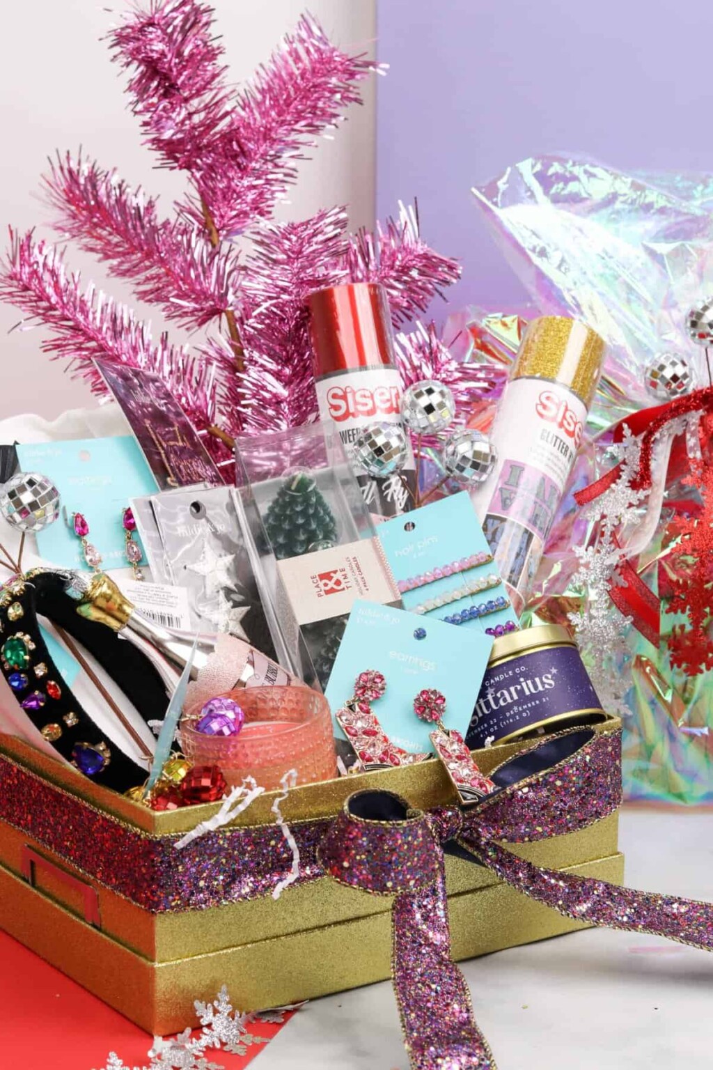17 Christmas Basket Ideas for Sister - Craftsy Hacks