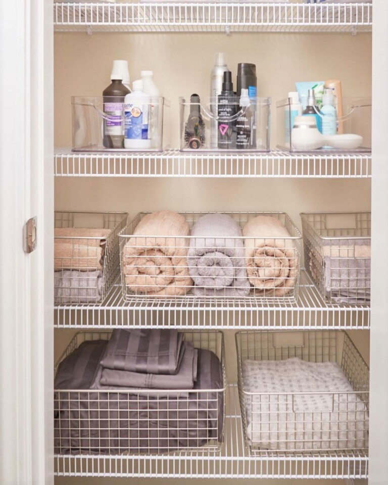 23 Super Clever Ways to Organize Towels - Craftsy Hacks