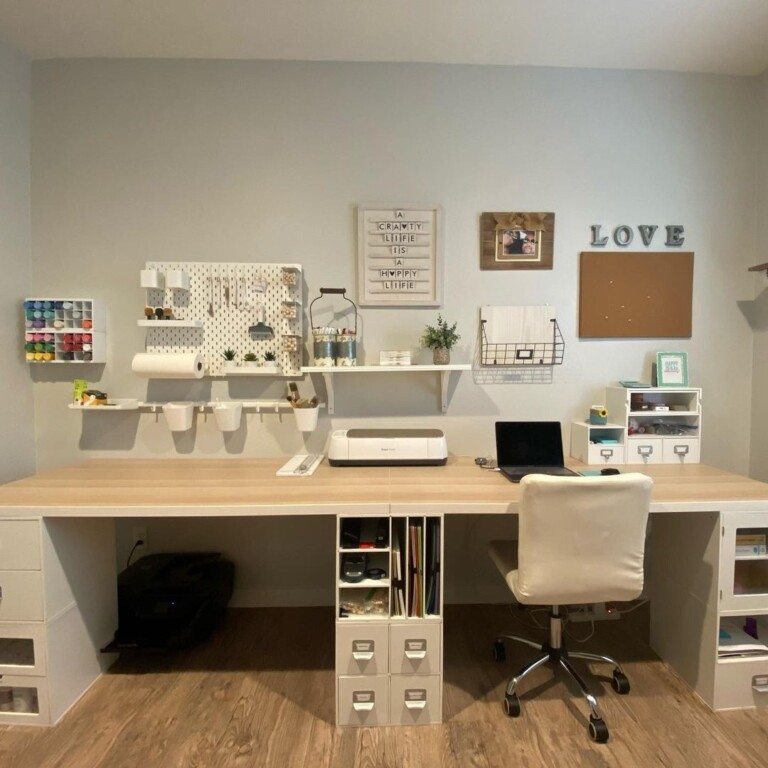 21 Stunning Craft Room Layout Ideas - Craftsy Hacks