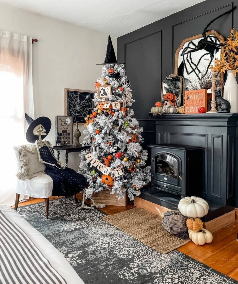 31 Scary Halloween Indoor Decorating Ideas - Craftsy Hacks