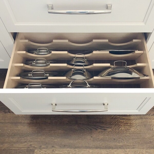13 Awesome Lid Storage Hacks - Craftsy Hacks