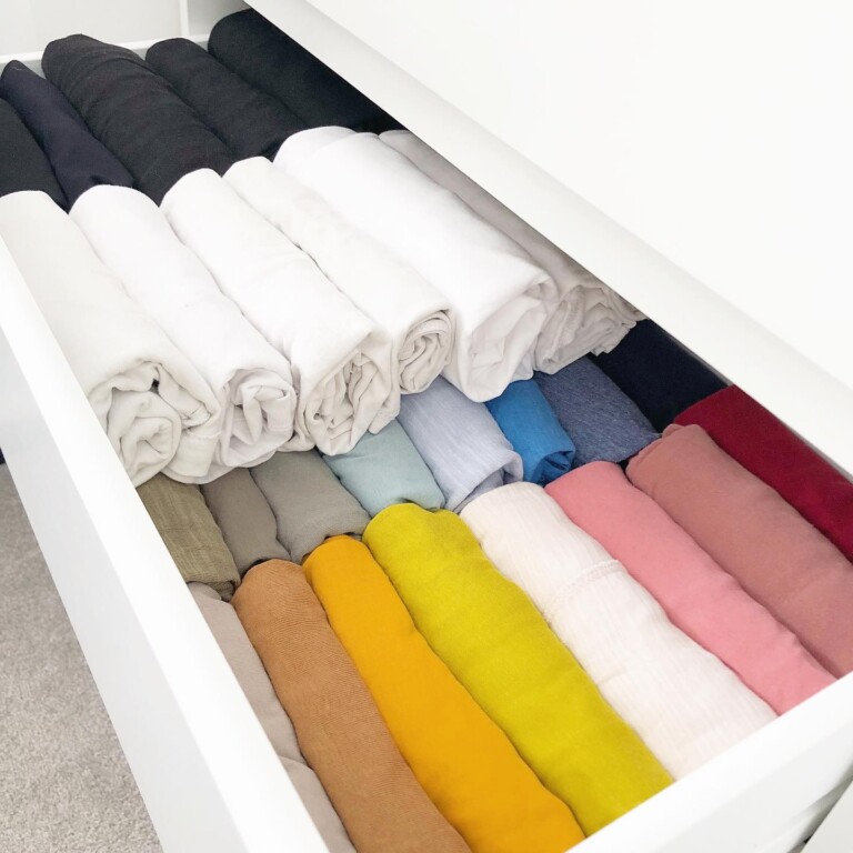11 Genius Ways to Organize Shirts - Craftsy Hacks