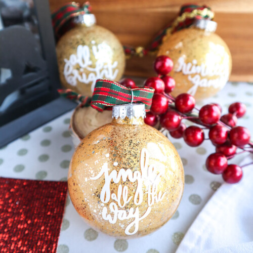 21 Festive Christmas Crafts That Sell Like Crazy - Craftsy Hacks
