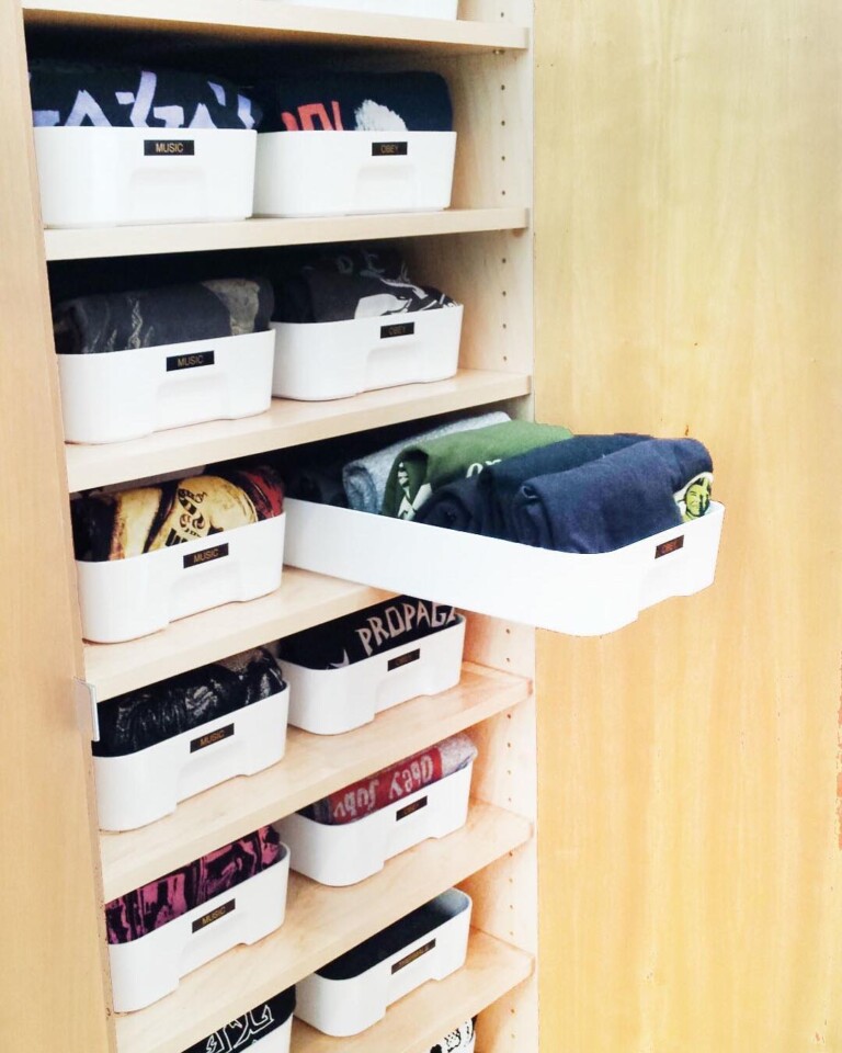 11 Genius Ways to Organize Shirts - Craftsy Hacks