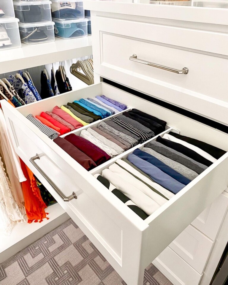 11 Genius Ways to Organize Shirts - Craftsy Hacks