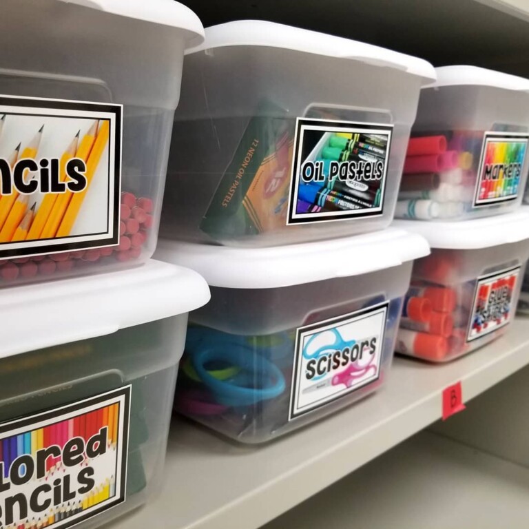 21 Ingenious Art Room Organization Ideas - Craftsy Hacks