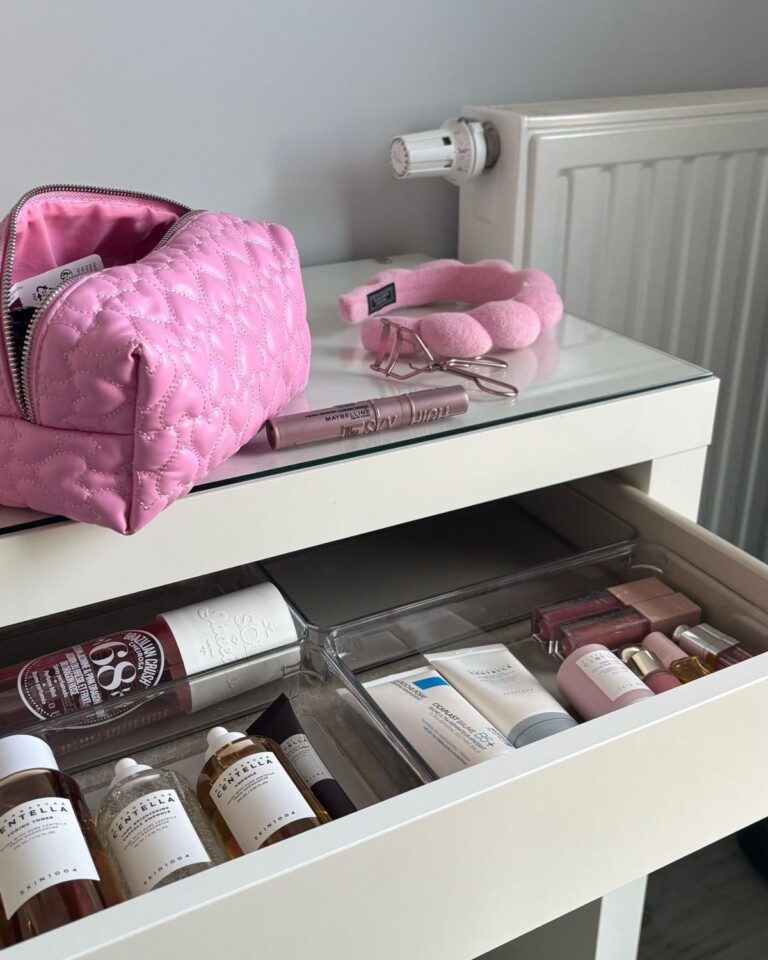 21 Genius Vanity Organization Ideas You'll Love - Craftsy Hacks