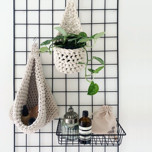 17 Cute Hanging Organizer Ideas to Use Vertical Space - Craftsy Hacks