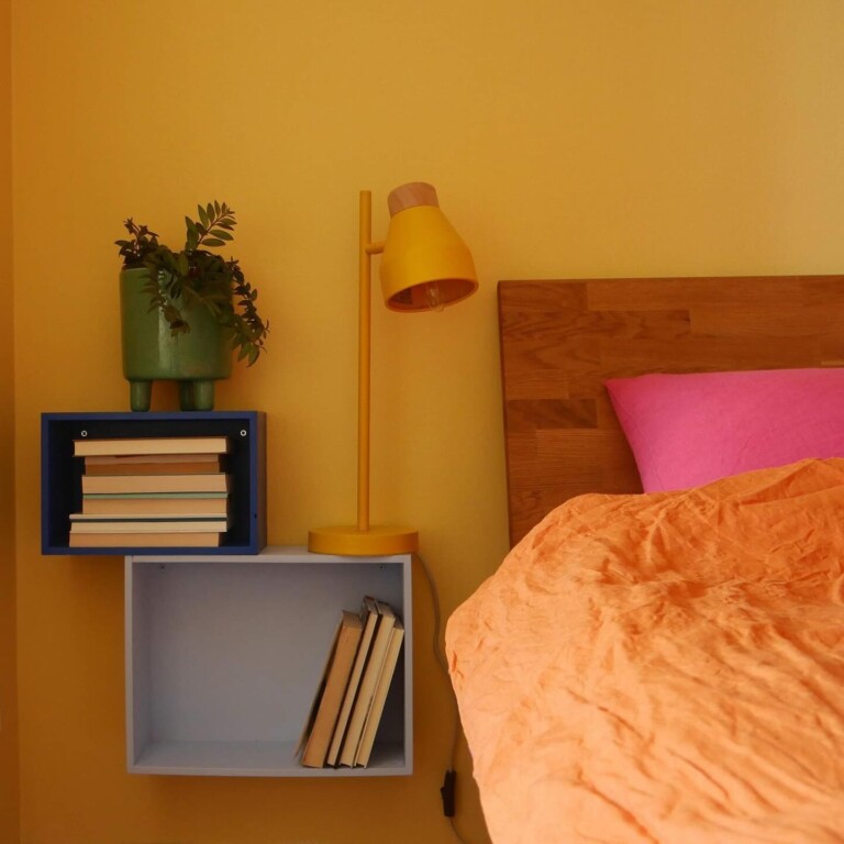 21 Clever Vertical Bedroom Organization Hacks - Craftsy Hacks