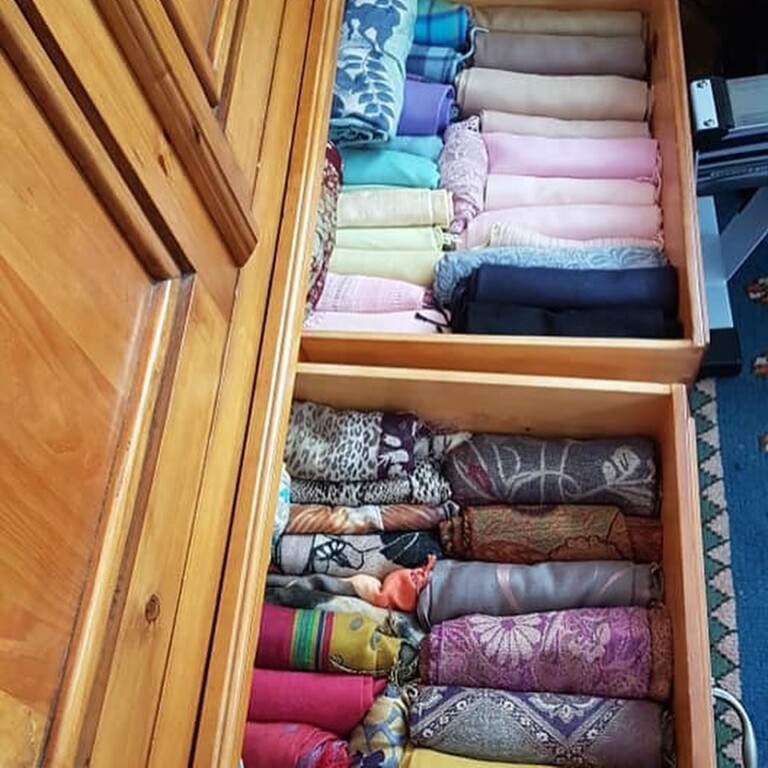 17 Super Simple Ways to Organize Scarves - Craftsy Hacks