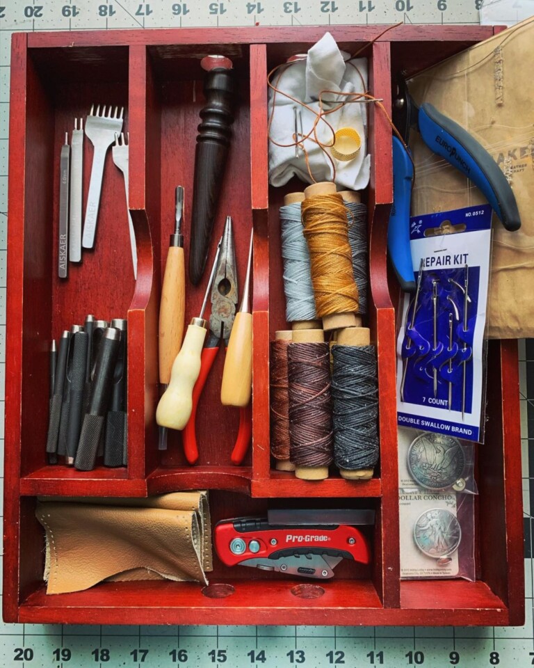 17 Ways to Organize Using Silverware Trays - Craftsy Hacks