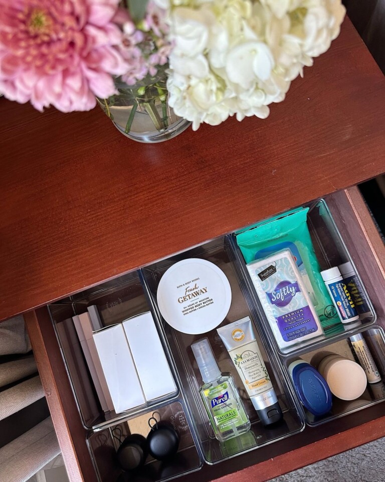21 Bedroom Organizing Hacks to Make the Room Feel Larger - Craftsy Hacks