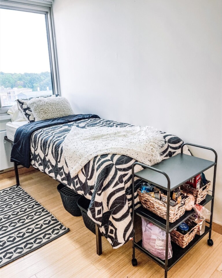23 Dorm Room Organization Hacks You Need - Craftsy Hacks