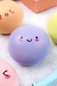 DIY Mochi Squishy - Craftsy Hacks