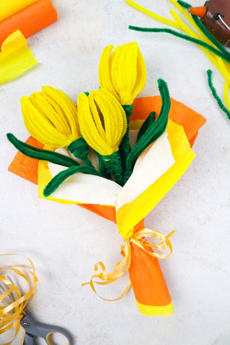 DIY Tulip Bouquet - Craftsy Hacks