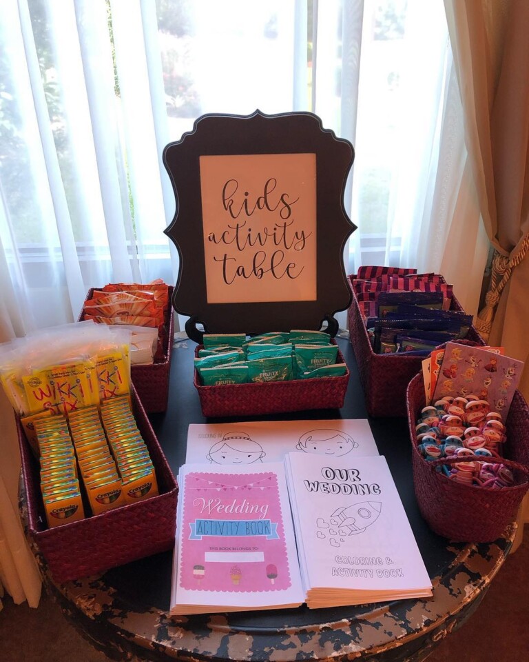 17 Cute Kids Table Wedding Ideas for the Little Ones - Craftsy Hacks