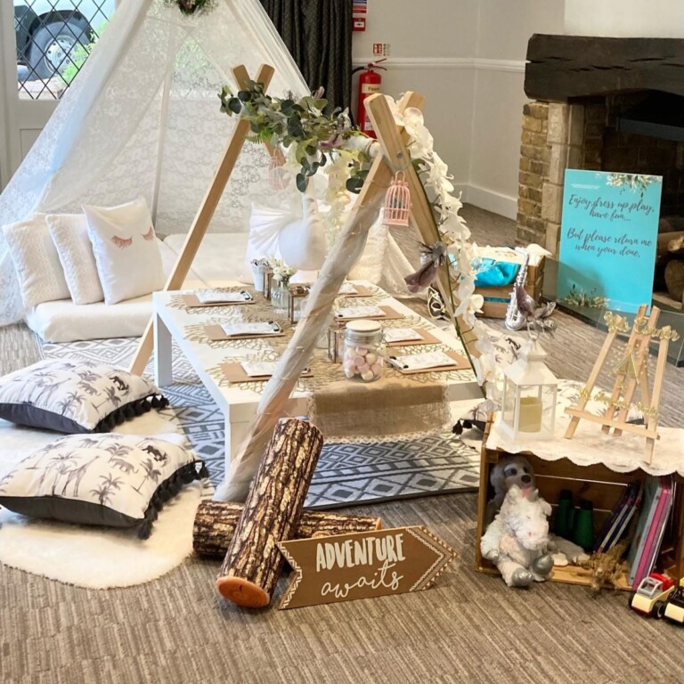 17 Cute Kids Table Wedding Ideas for the Little Ones - Craftsy Hacks