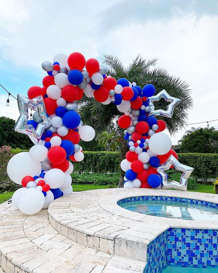 31 Fun Balloon Decoration Ideas for Pool Party - Craftsy Hacks