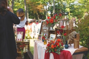 23 Stunning Wedding Memory Table Ideas - Craftsy Hacks