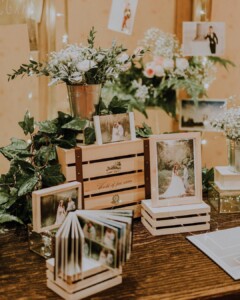 23 Stunning Wedding Memory Table Ideas - Craftsy Hacks