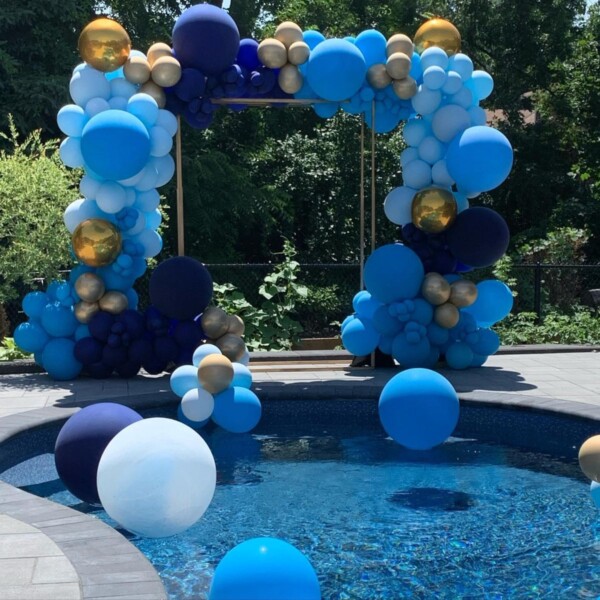 31 Fun Balloon Decoration Ideas for Pool Party - Craftsy Hacks