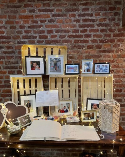 23 Stunning Wedding Memory Table Ideas - Craftsy Hacks