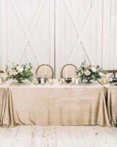 21 Unique Head Wedding Table Ideas - Craftsy Hacks